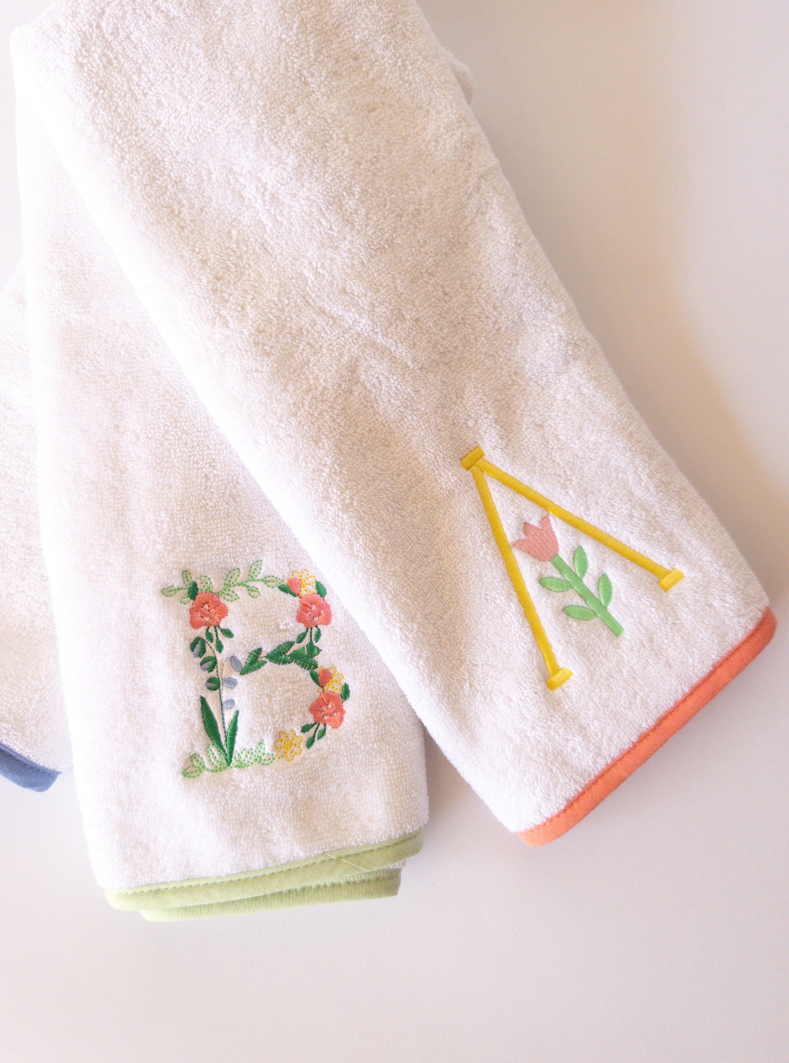Monogrammed Piped-Edge Hand Towel – Stitch-Able